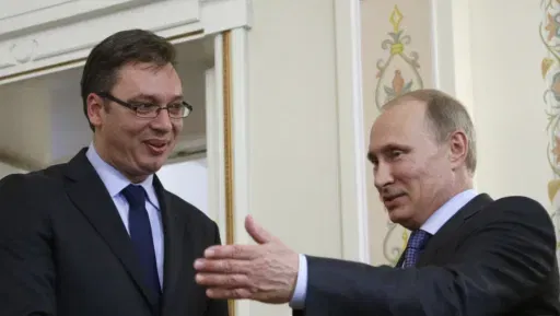 Des milliers de personnes manifestent en Serbie