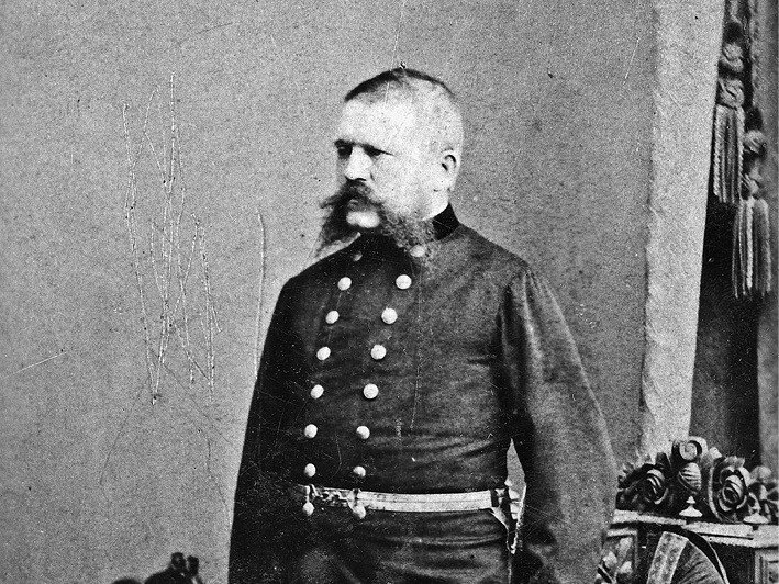 Brieven van Hitlers vader geven inkijk in het leven van de dictator ...