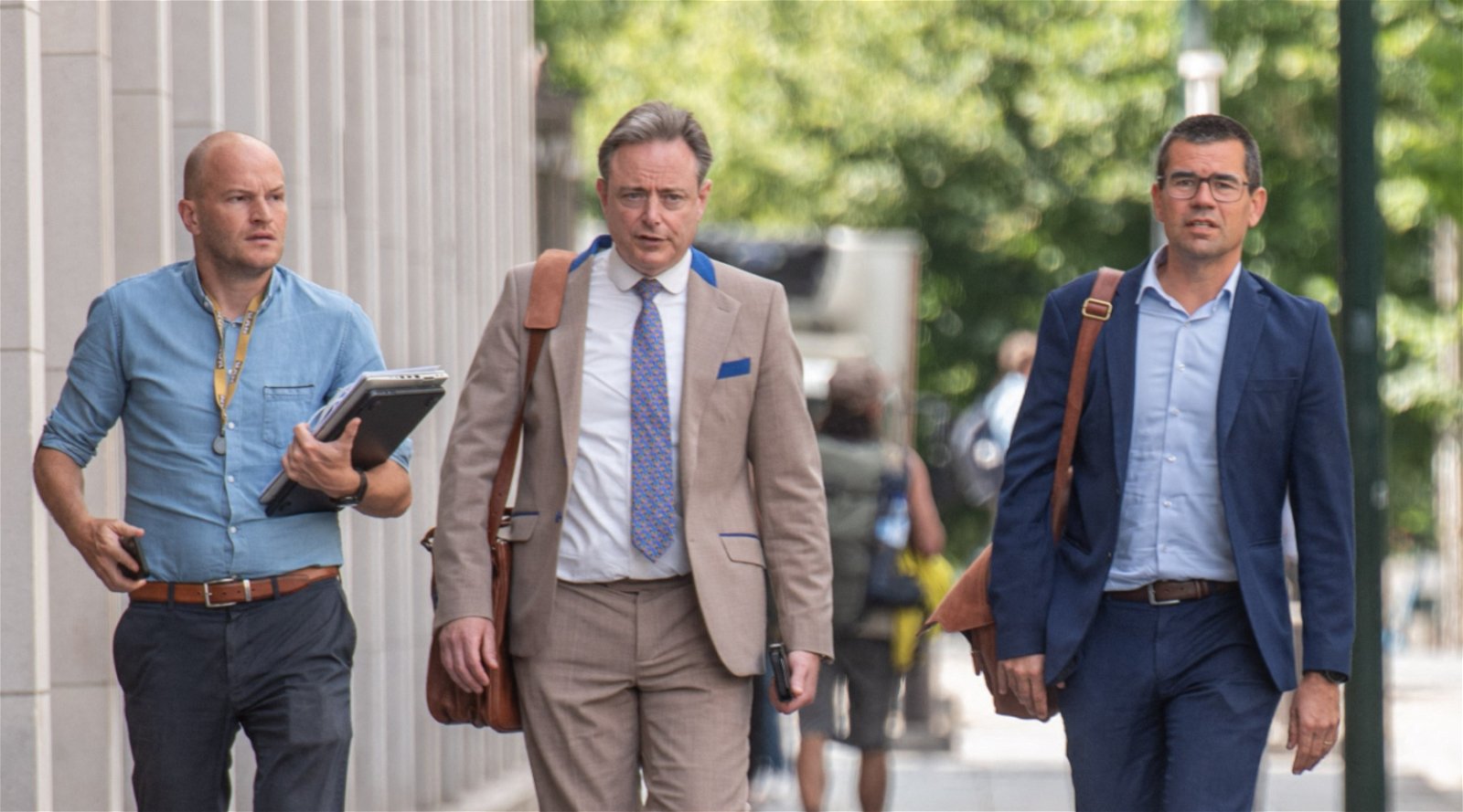 À la recherche d'un « gouvernement relance socio-économique