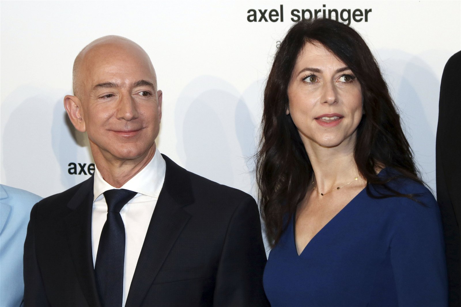 Jeff Bezos eerste persoon met vermogen van meer dan 200 miljard dollar