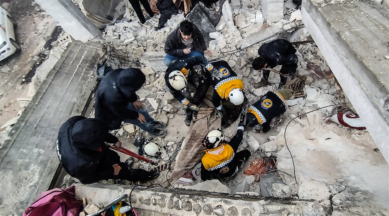 Al minstens 500 doden bij aardbeving in Turkije en Syrië