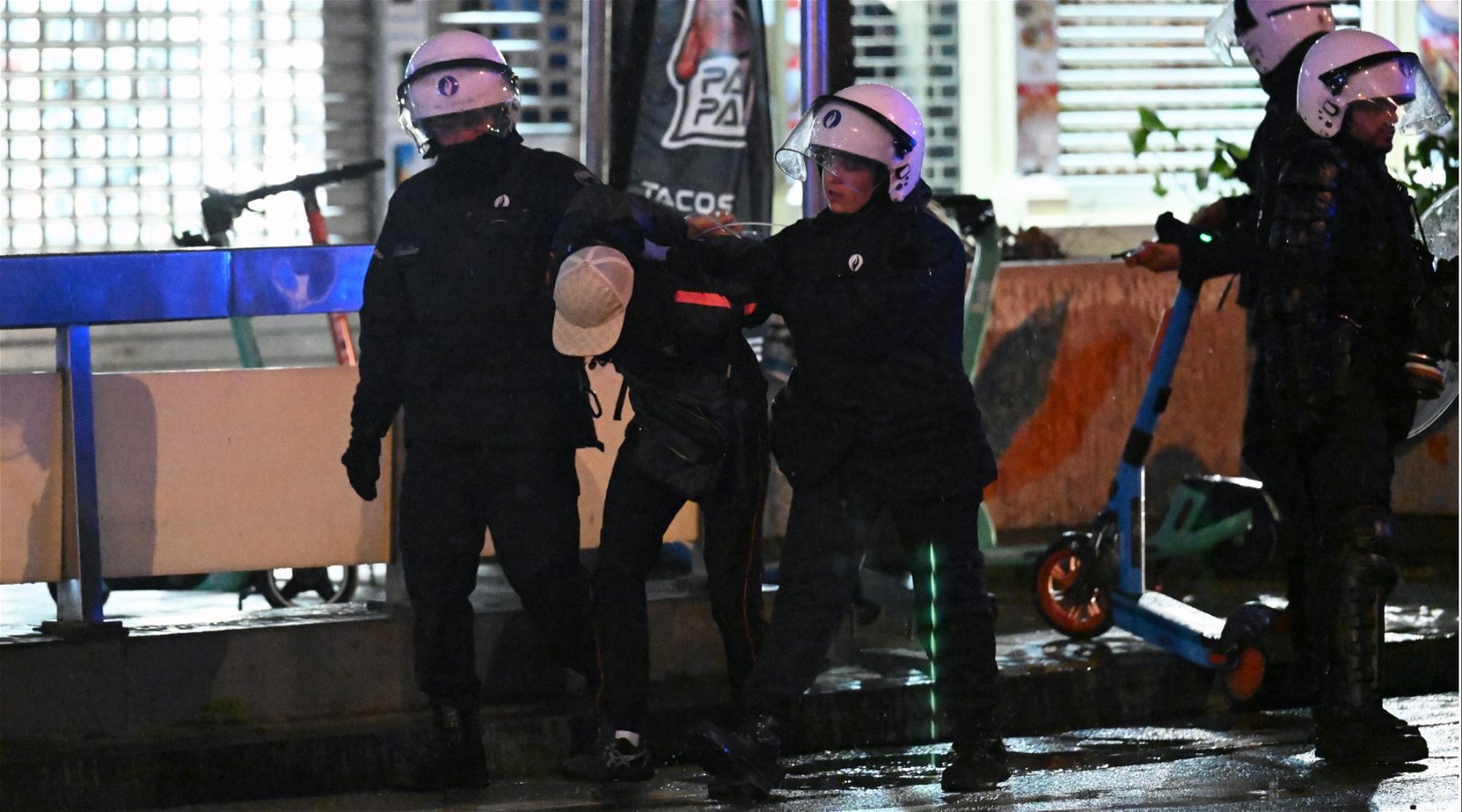 Rellen in Brussel waaien over uit Parijs - Business AM