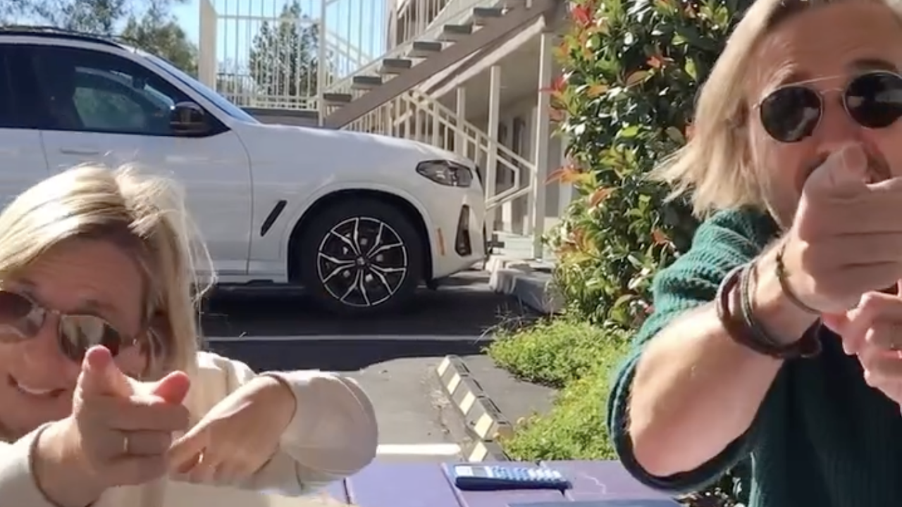 'De Mol' lost extra beelden van 'Mad About Math' met Conny en Thomas ...