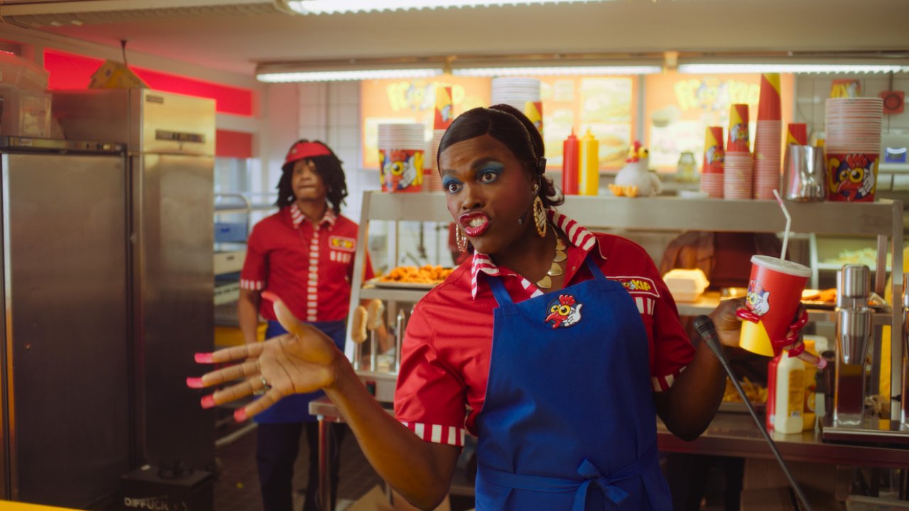 'FC Kip' opent eigen kippenrestaurant in Rotterdam - Newsmonkey