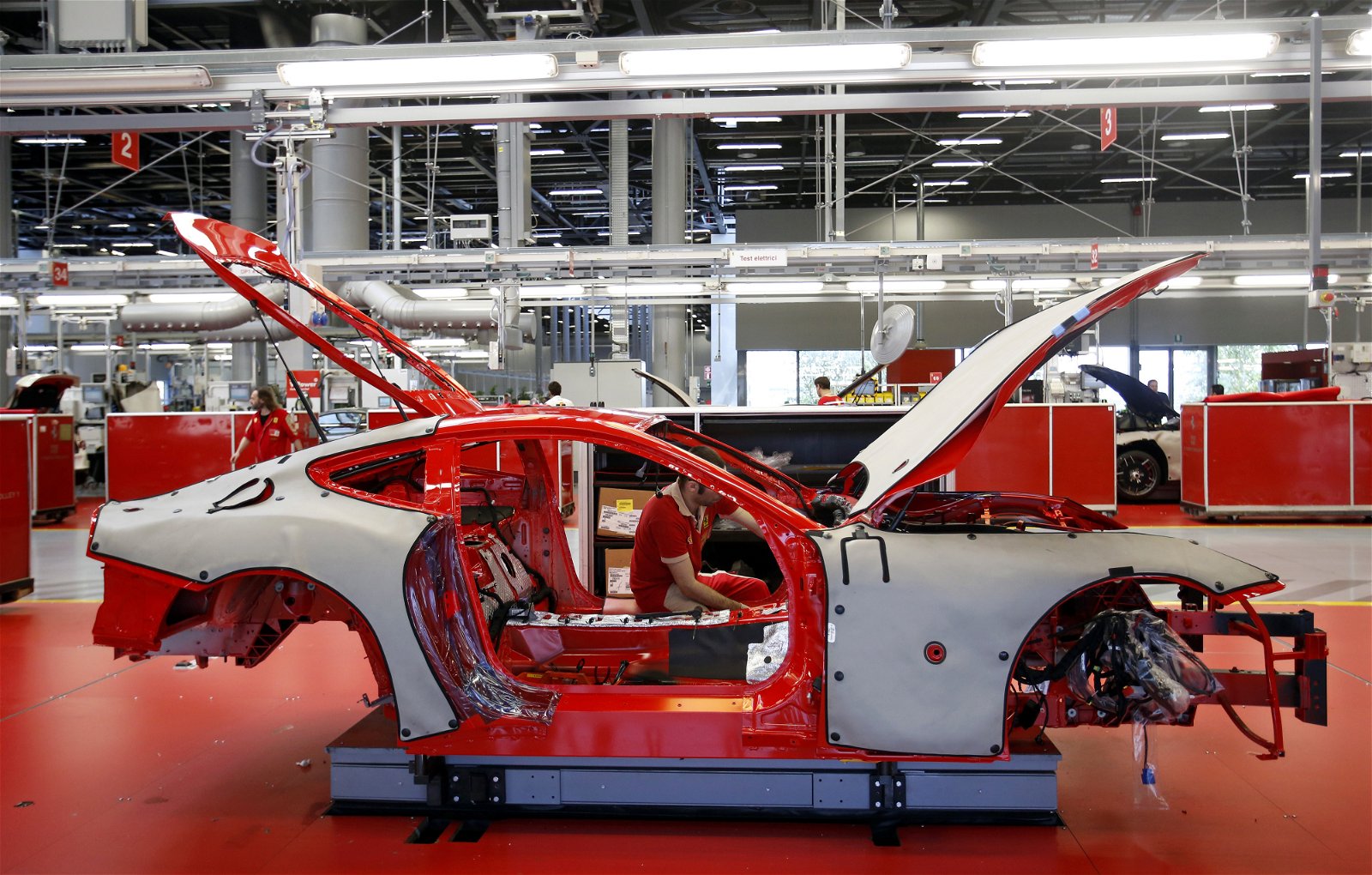 Fabriek van Ferrari in Maranello krijgt een derde productielijn