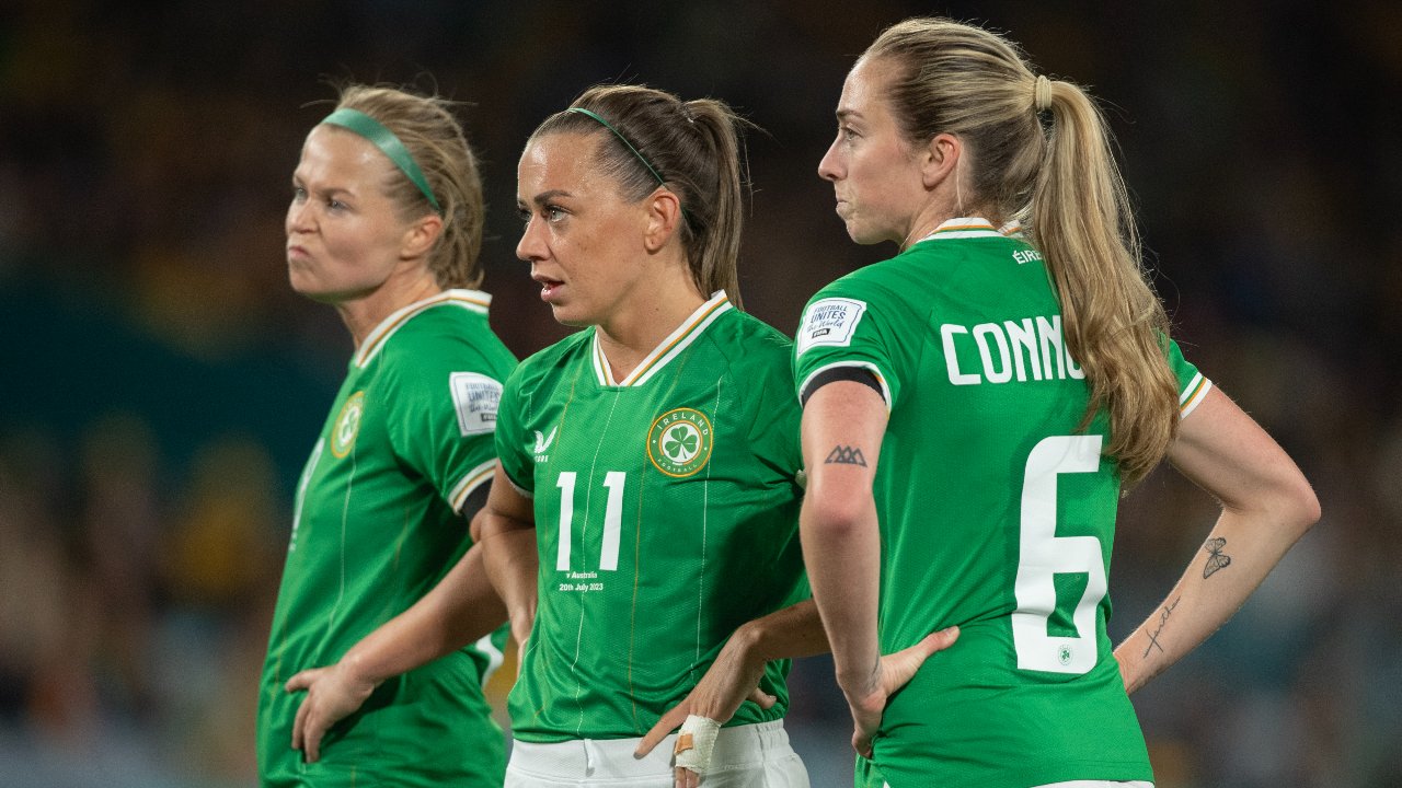Gemene blikken en geweigerde handshakes op het WK voetbal voor vrouwen ...
