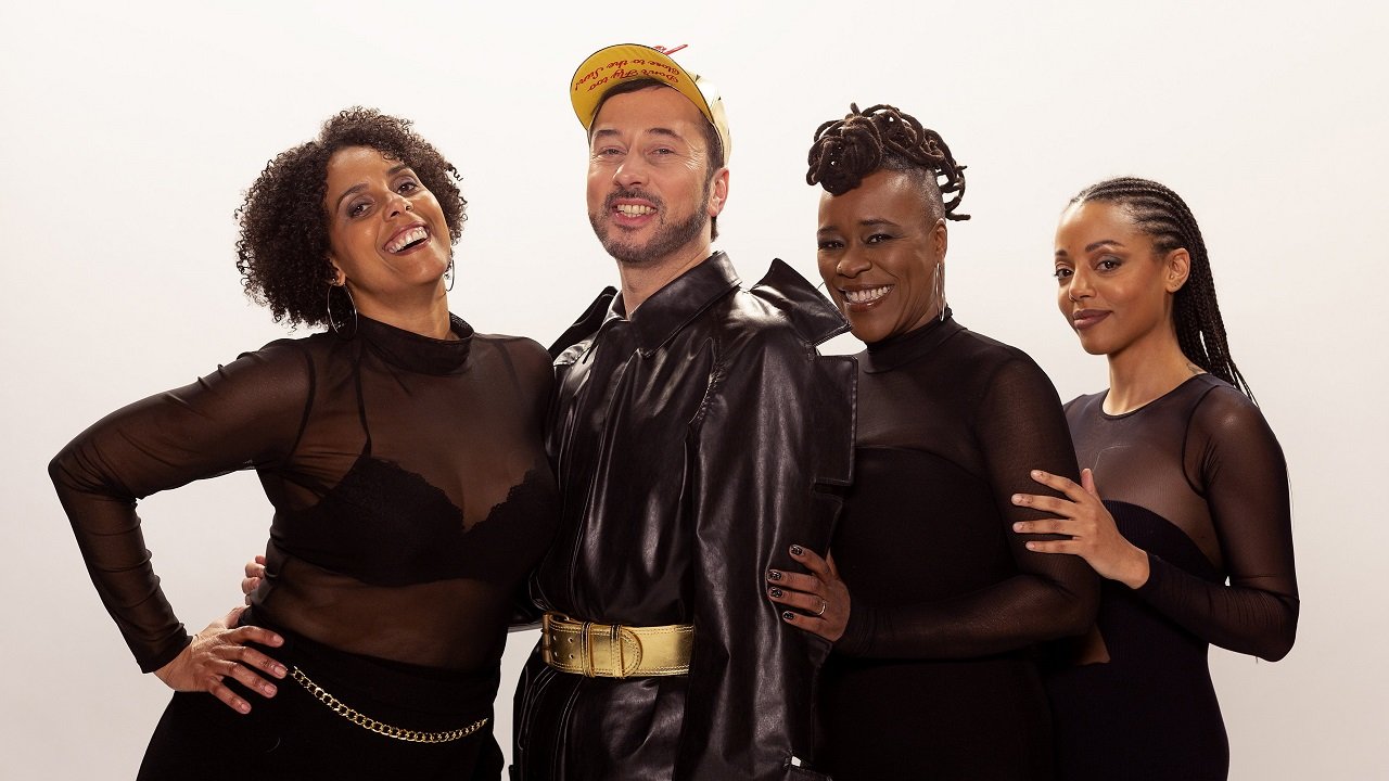 Eurovisiesongfestival: Gustaph stelt backing vocals voor, met ...