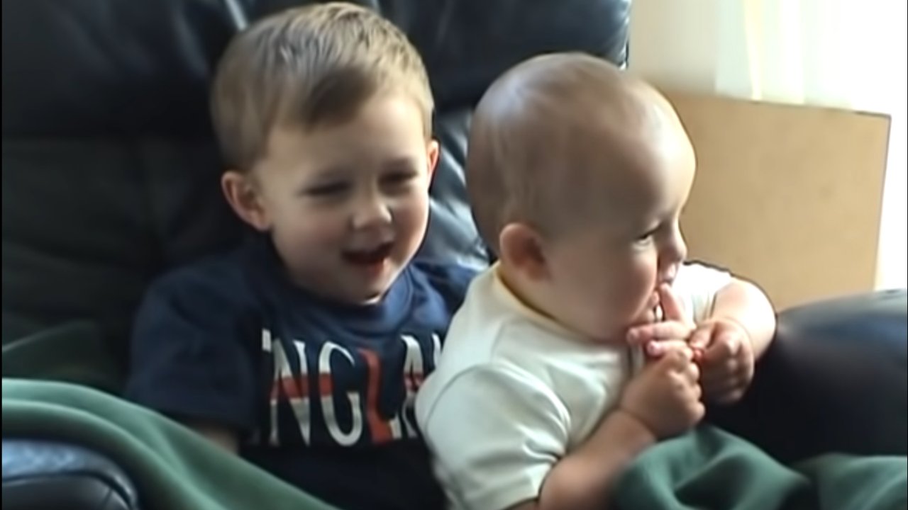 ‘Charlie bit my finger – again’ wordt geveild als NFT - Newsmonkey