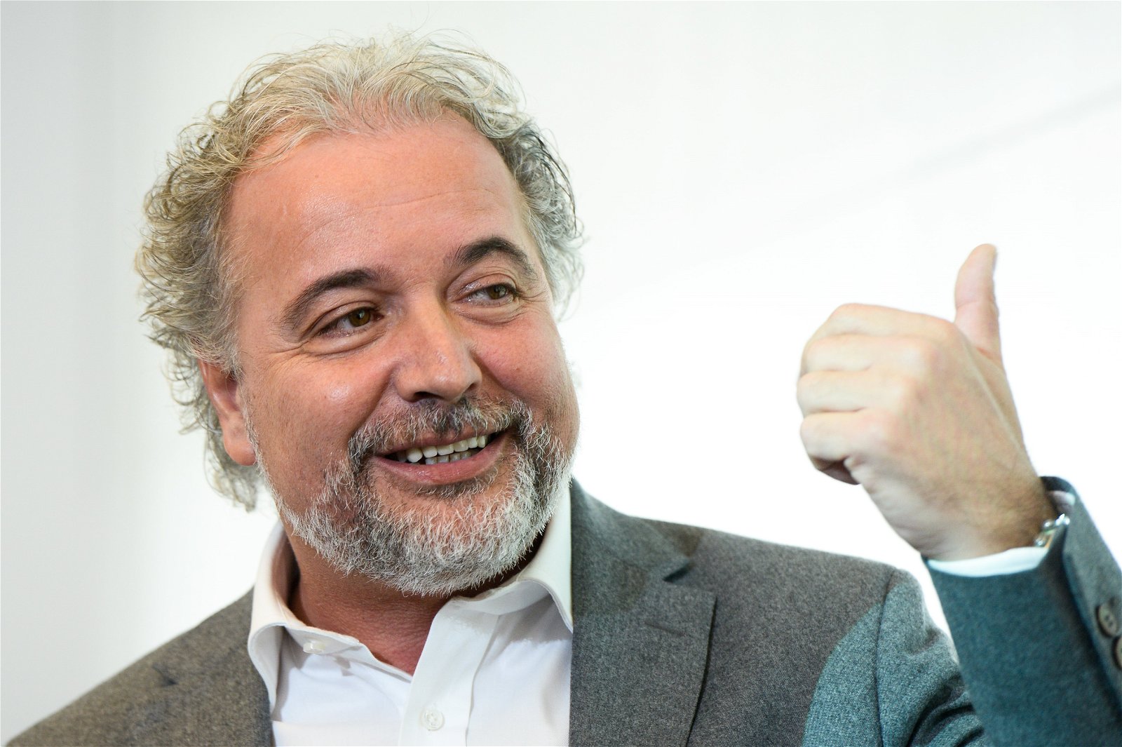 François Fornieri (Mithra) rachète au moins 50% du Standard de Liège ... François Fornieri (Mithra) rachète au moins 50% du Standard de Liège ...