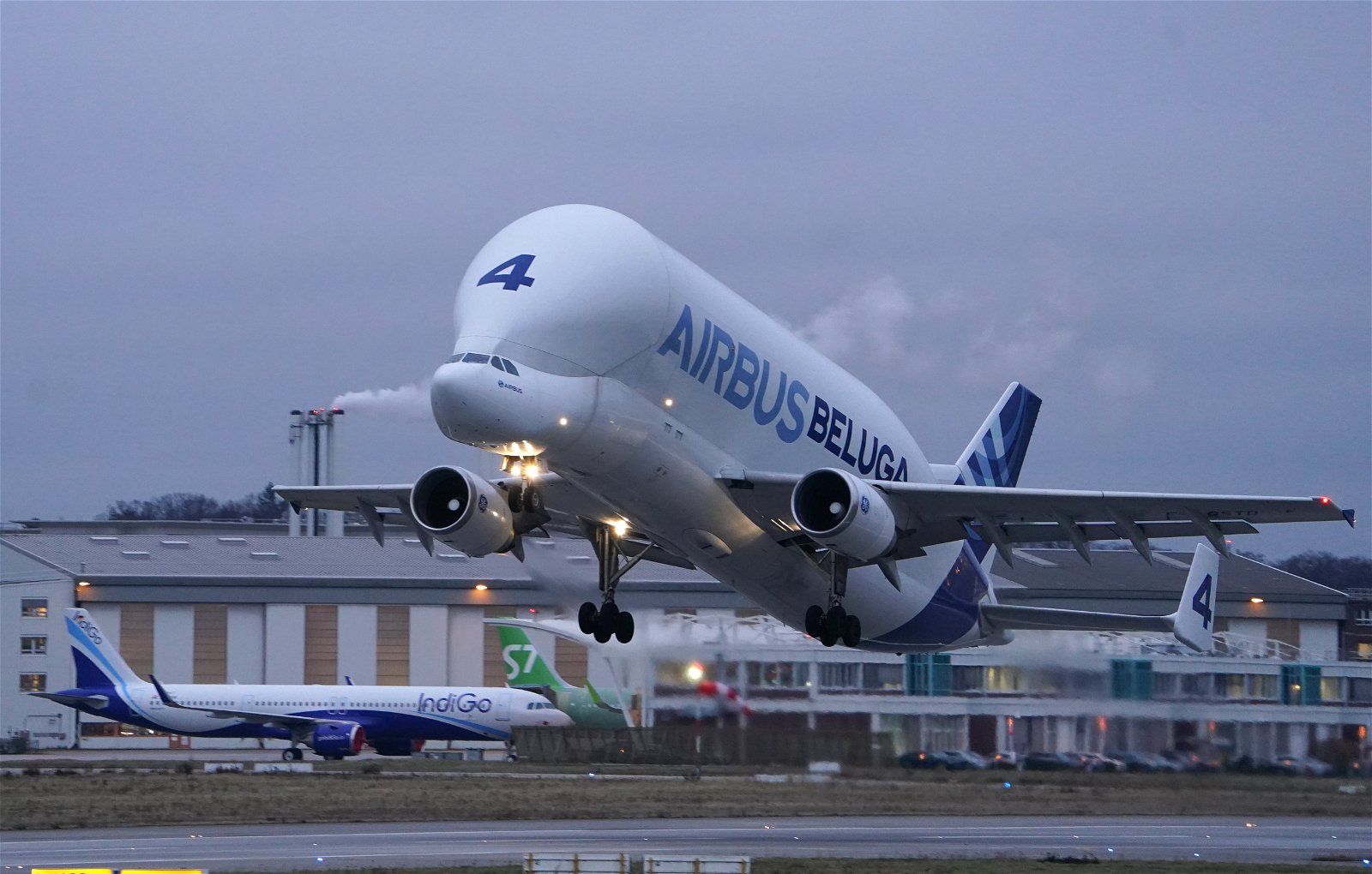 Le fret par avion cargo bat des records: voici comment Airbus veut ...