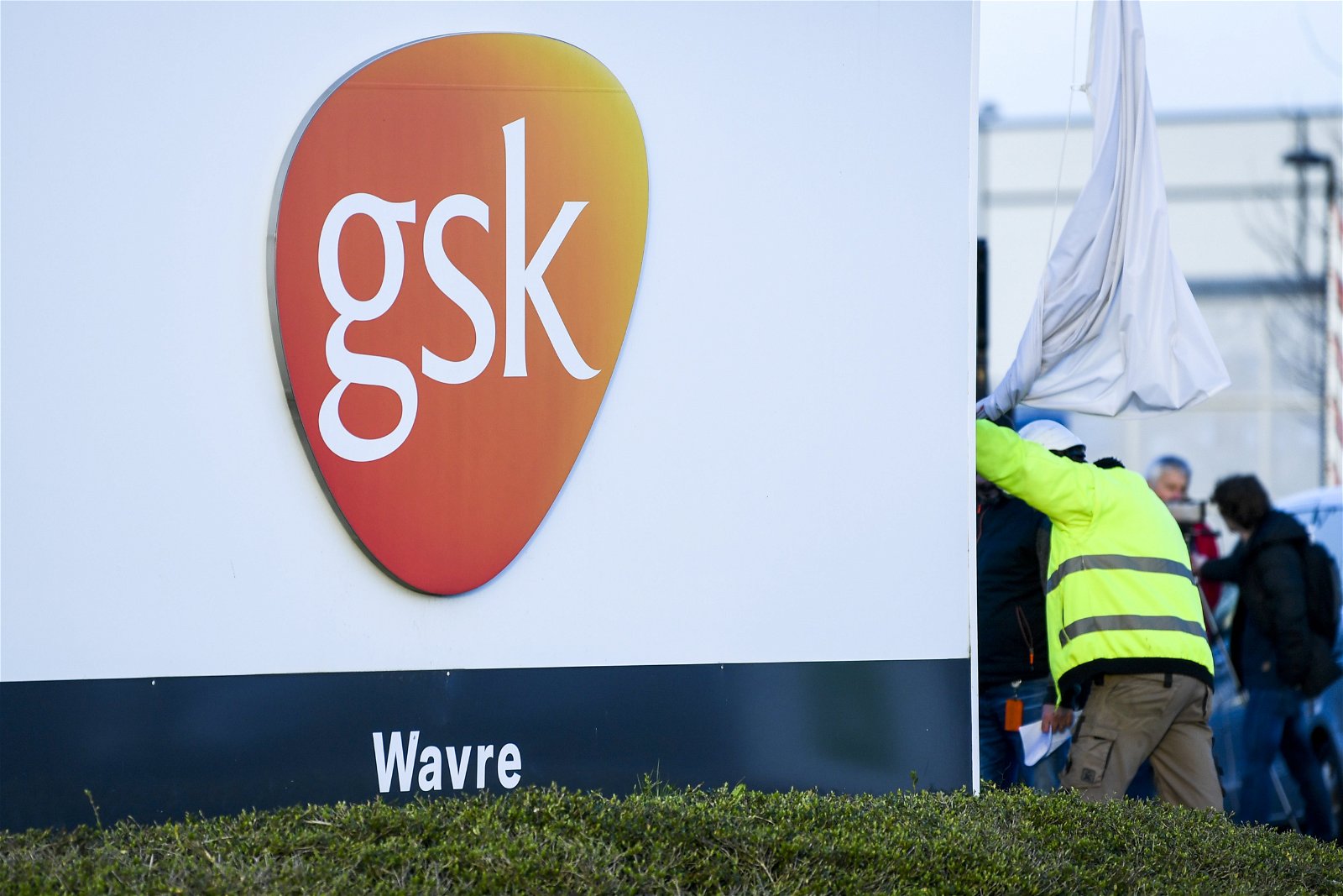 La Belgique, usine à vaccins : le site de GSK à Wavre va produire 100 ...
