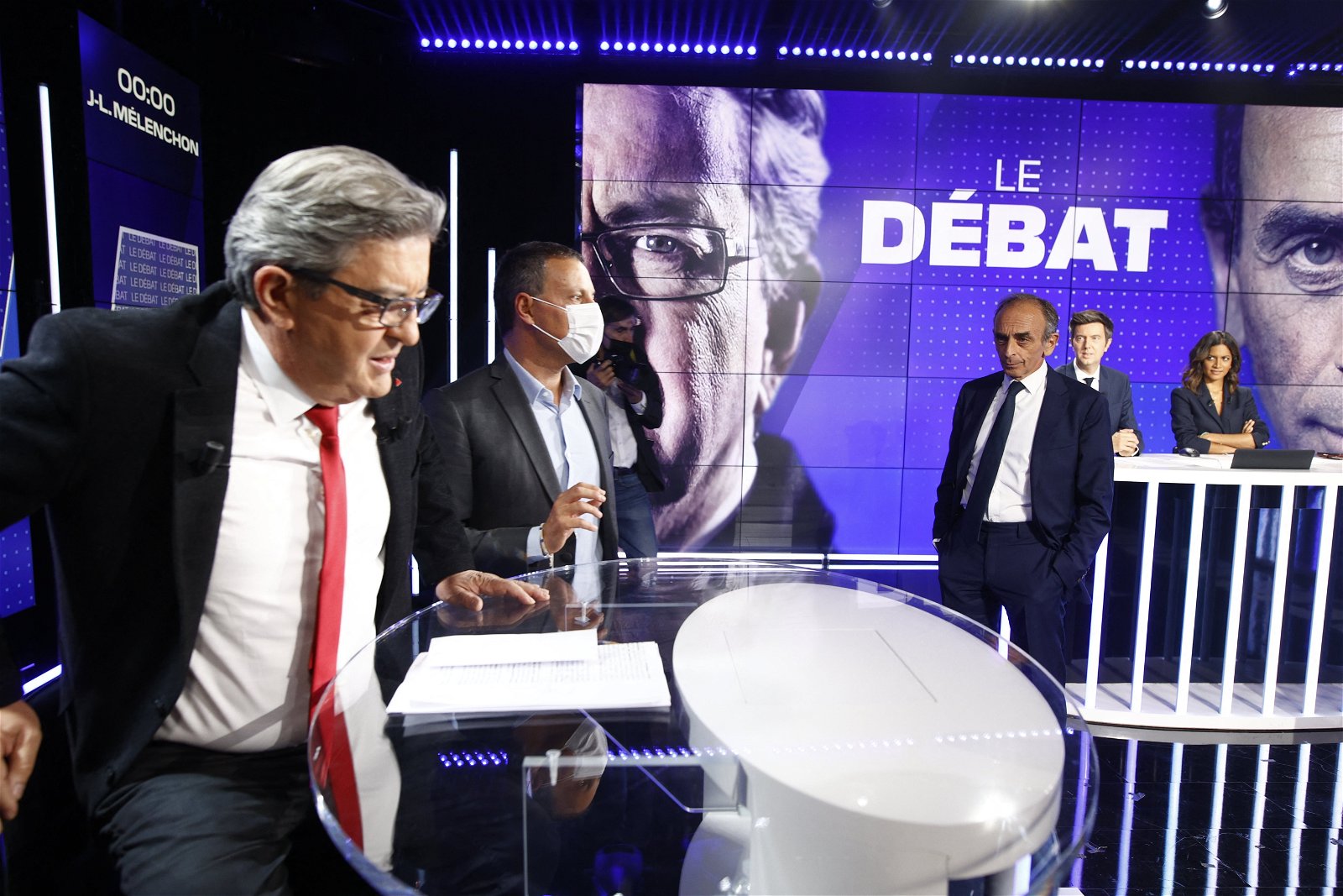 10 phrases à retenir du débat entre Mélenchon et Zemmour - Business AM - FR