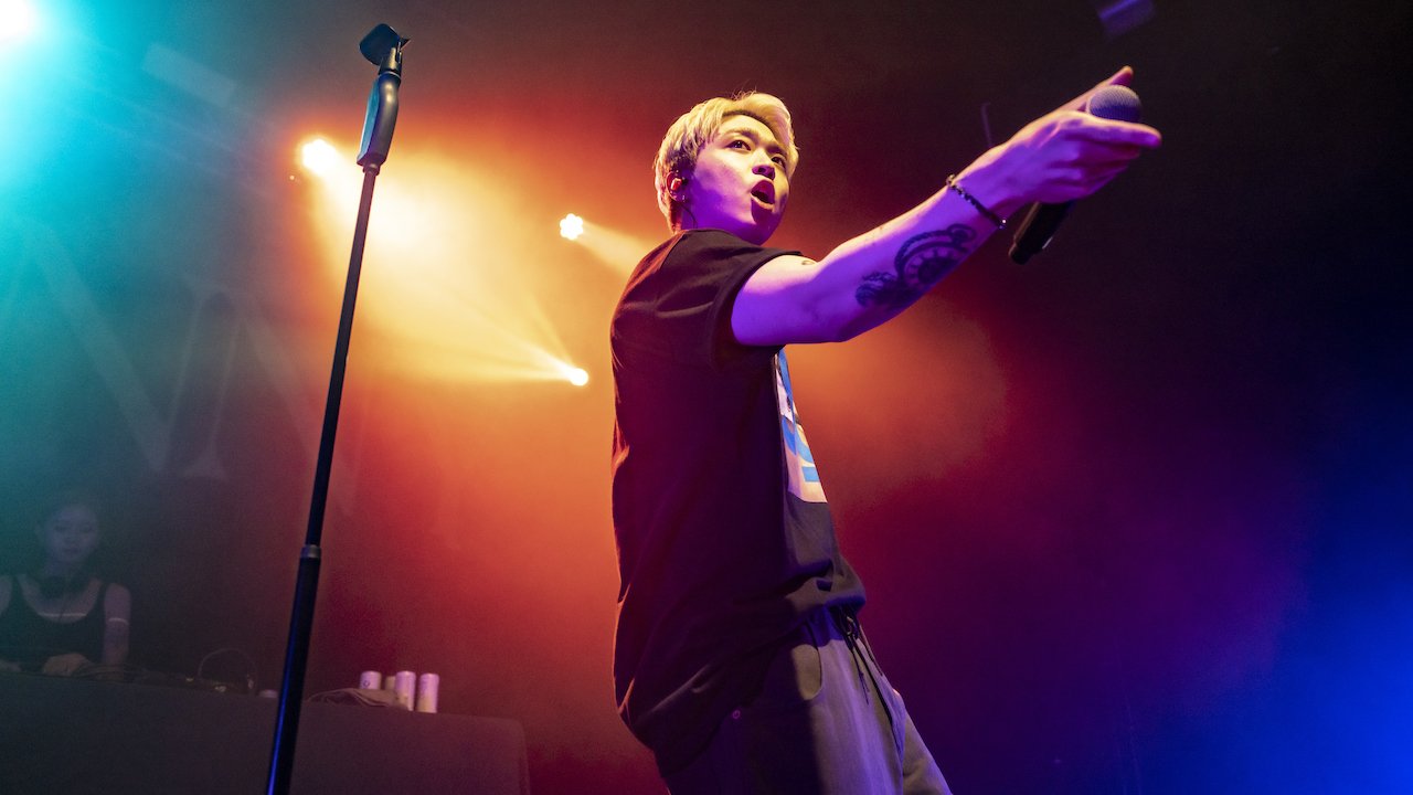 JUNNY overtuigt tijdens eerste passage in België met z'n stem én ...