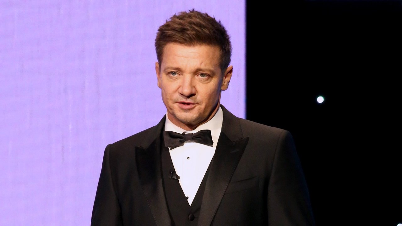 Jeremy Renner is openhartig over zwaar ongeluk: "Ik wilde niet aan een ...