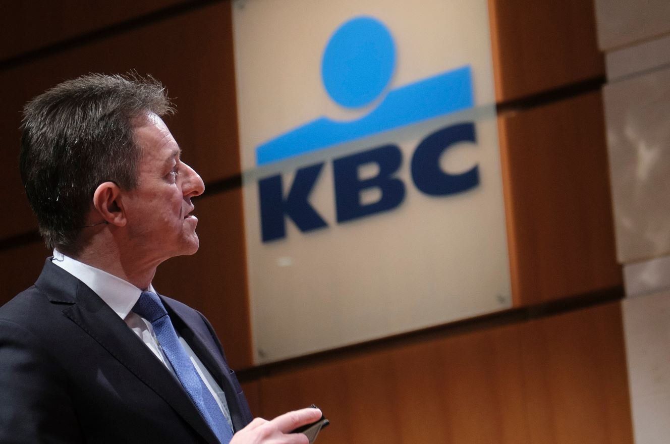 KBC verwent belegger met hoger dan verwacht dividend - Business AM