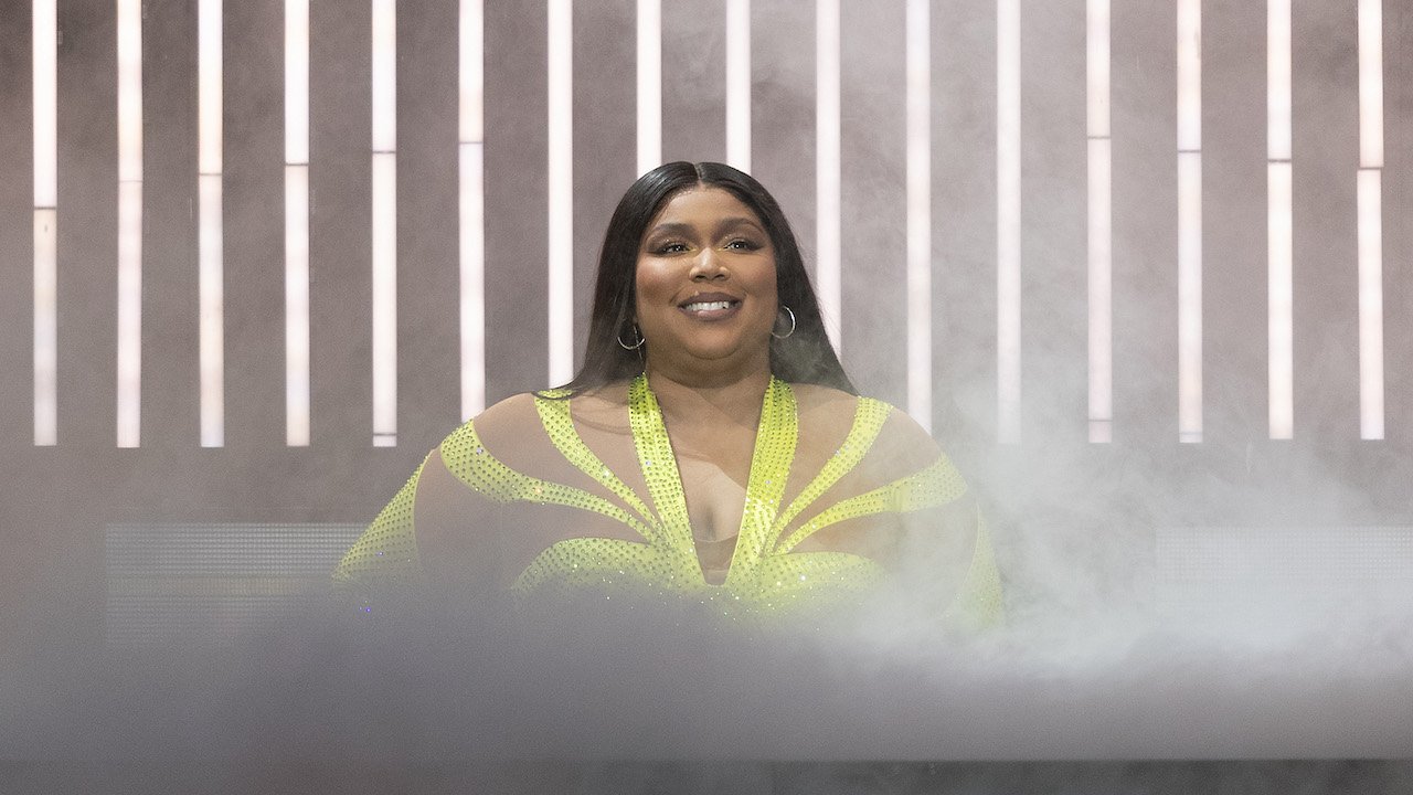 Lizzo gebruikt speech op People's Choice Awards om belangrijke ...