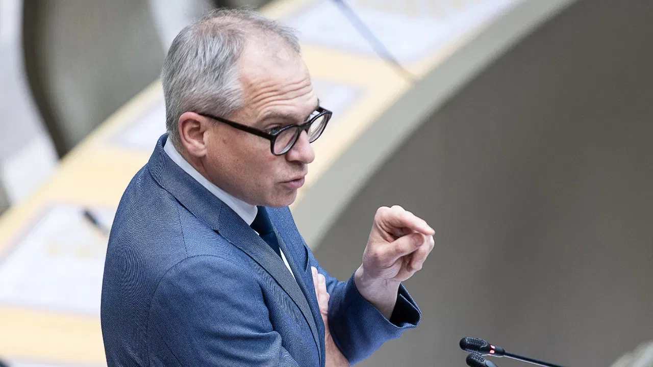 Le Premier ministre Matthias Diependaele célèbre le 11 juillet avec un ...