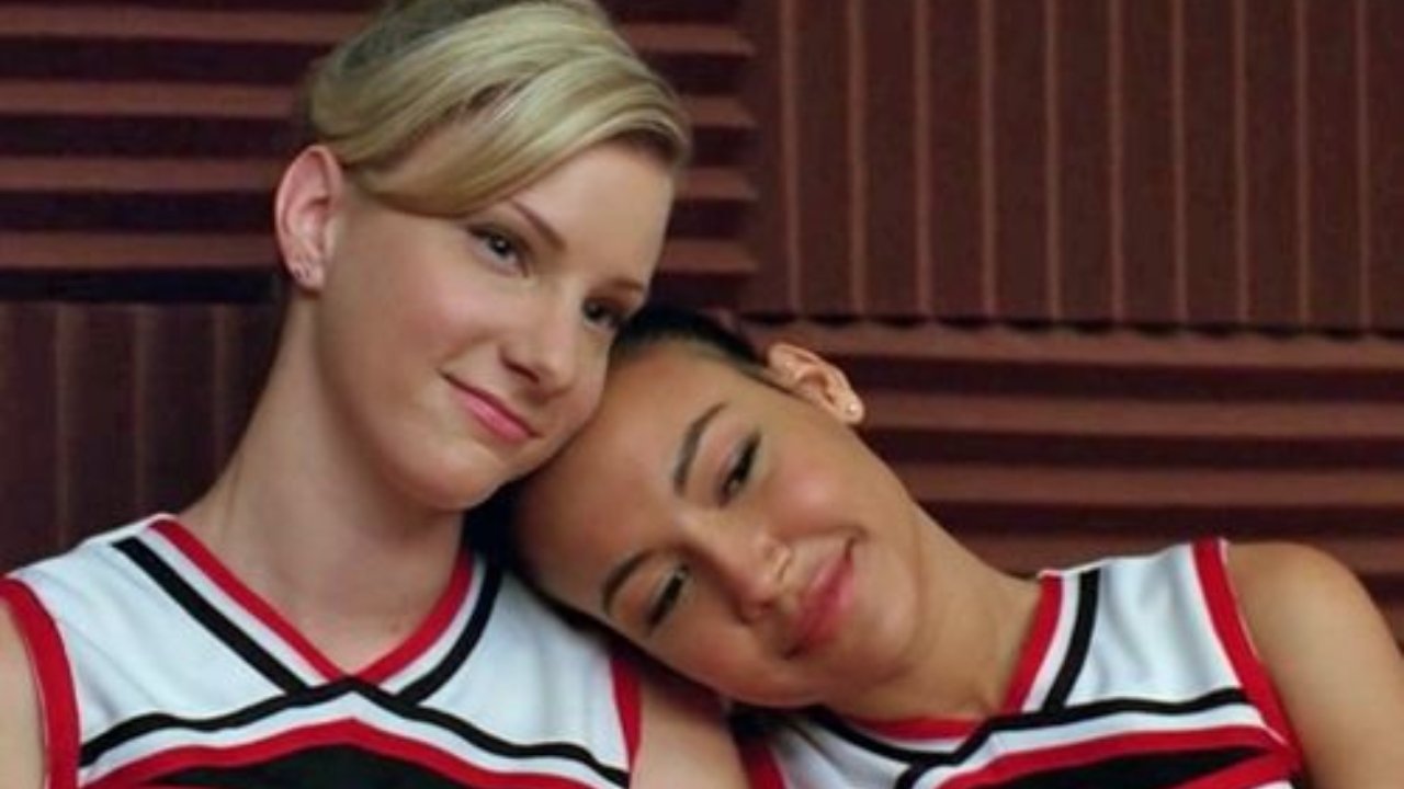 'Glee'-cast zamelt geld in voor het goede doel ter ere van overleden ...