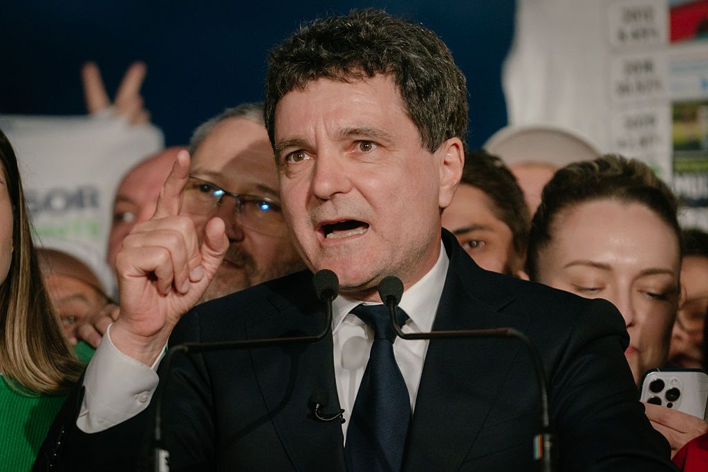 Le pro-européen Nicusor Dan remporte la présidence roumaine