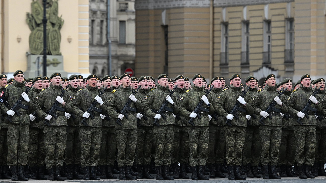 Rusland wil leger uitbreiden met de rekrutering van buitenlandse ...