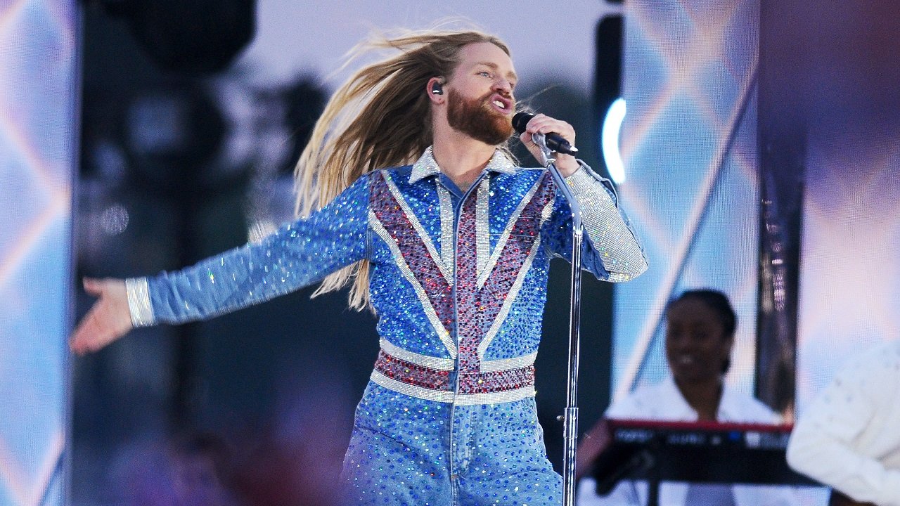 Eurovisiesongfestival-sensatie Sam Ryder schittert op viering jubileum ...
