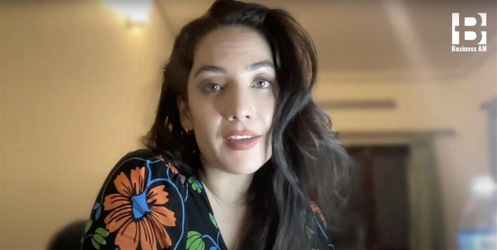 Nina Schick: "Moet je ChatGPT vertrouwen? Nee, je moet het begrijpen ...