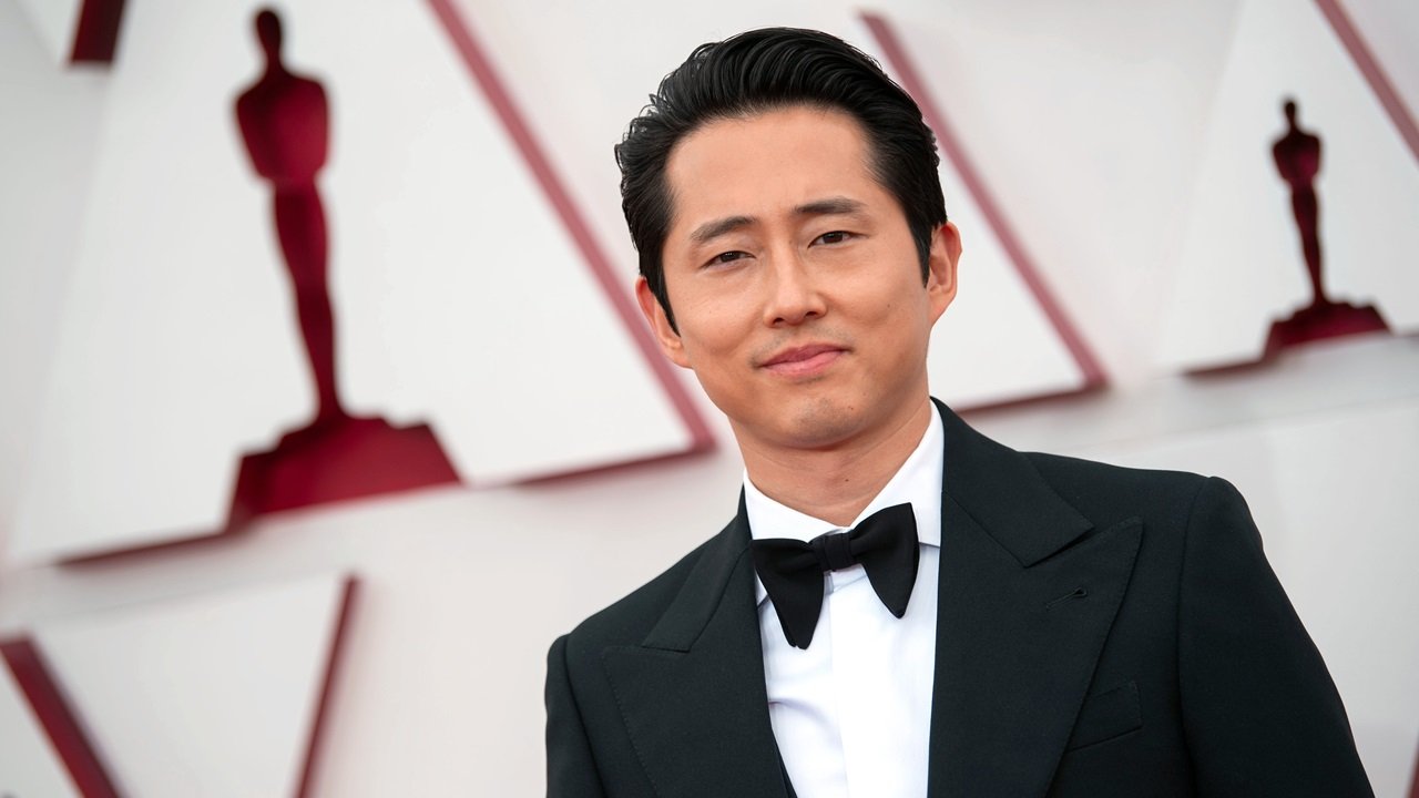 Steven Yeun geeft uitleg over zijn vertrek bij Marvelfilm 'Thunderbolts ...