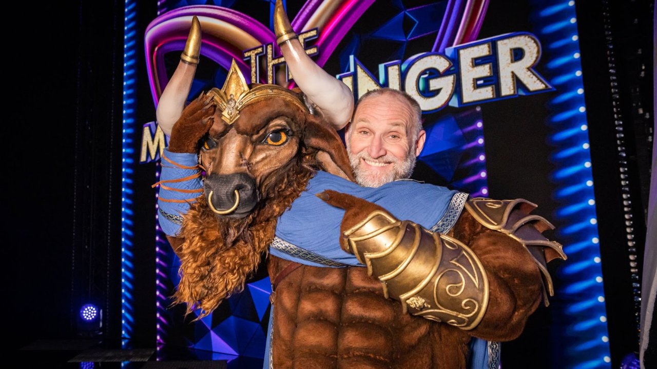 'The Masked Singer': Minotaurus kan zich niet langer verstoppen en is ...