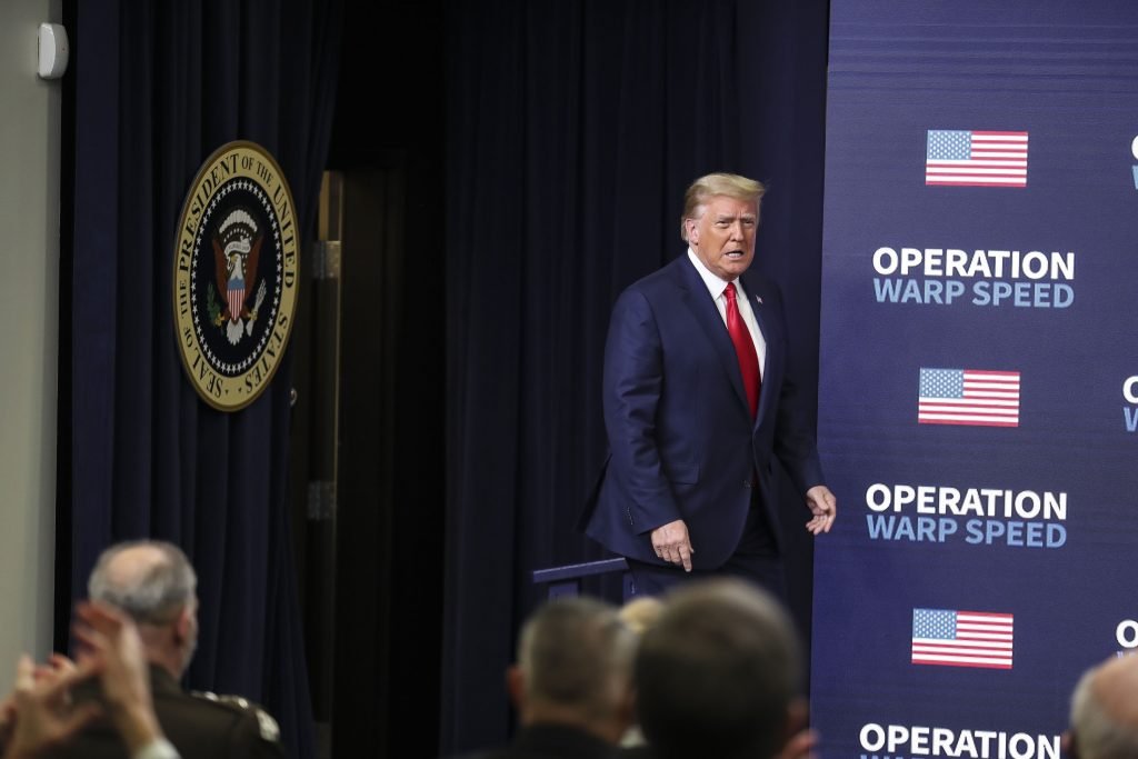 Le monde entier bénéficie de l'opération ‘Warp Speed’ de Trump, mais ne ...