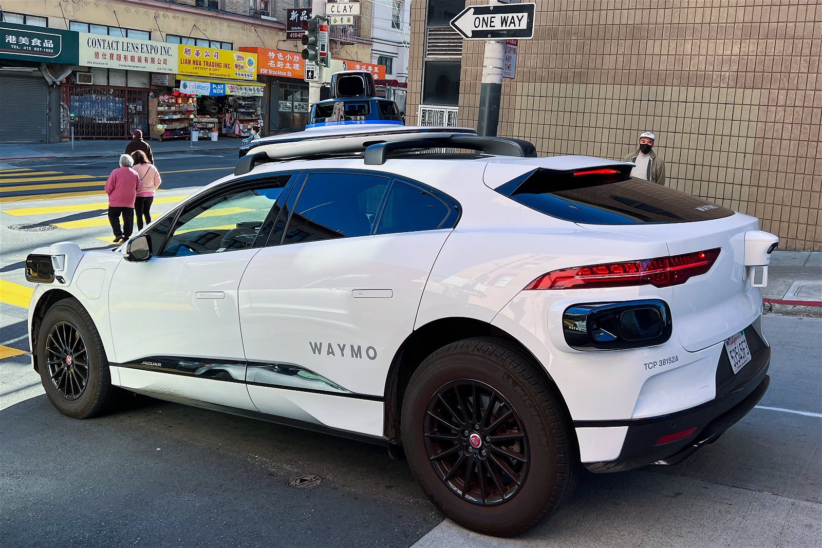 Waymo start in San Francisco met een betalende robotaxi-service ...