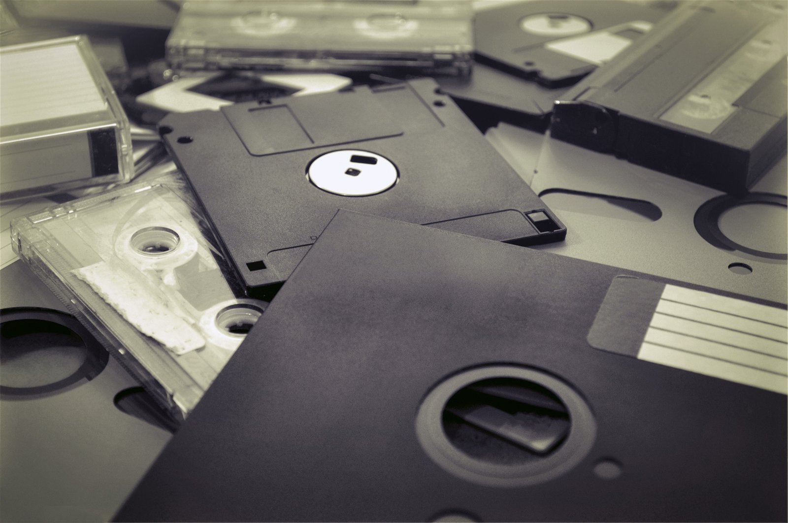 Cette vieille disquette Macintosh vaut plus de 7.000 dollars - Business ...