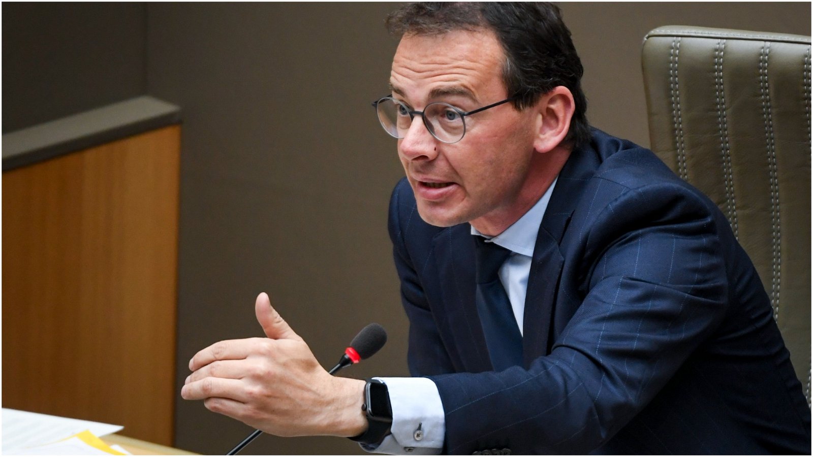 Wouter Beke moest het gisteren voor zowat elke camera herhalen: neen ...