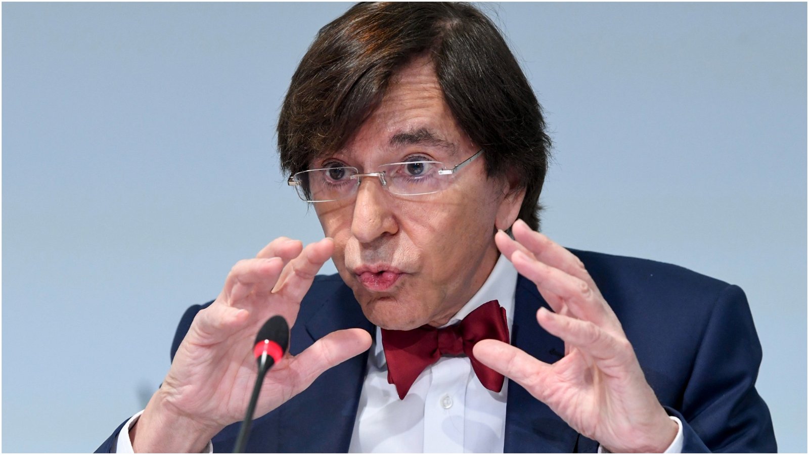 Elio Di Rupo krijgt borstbeeld - Business AM